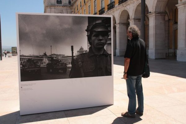 40 anni dopo torna in Portogallo, la storia del fotografo toscano ...